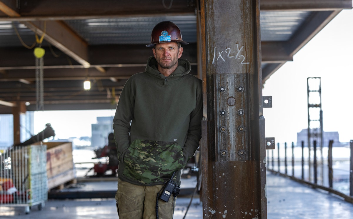 Construction Workwear Highlight: 1620 Workwear | IRONPROS