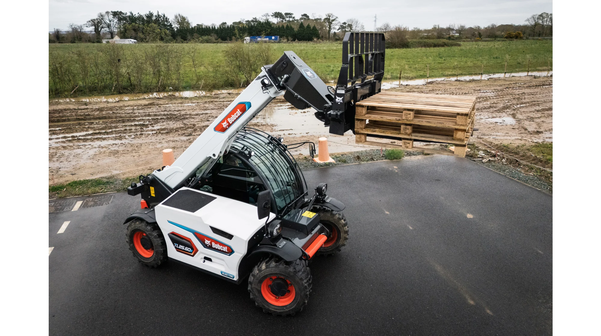 Bobcat Reveals TL25.60e Electric Telehandler Concept | IRONPROS